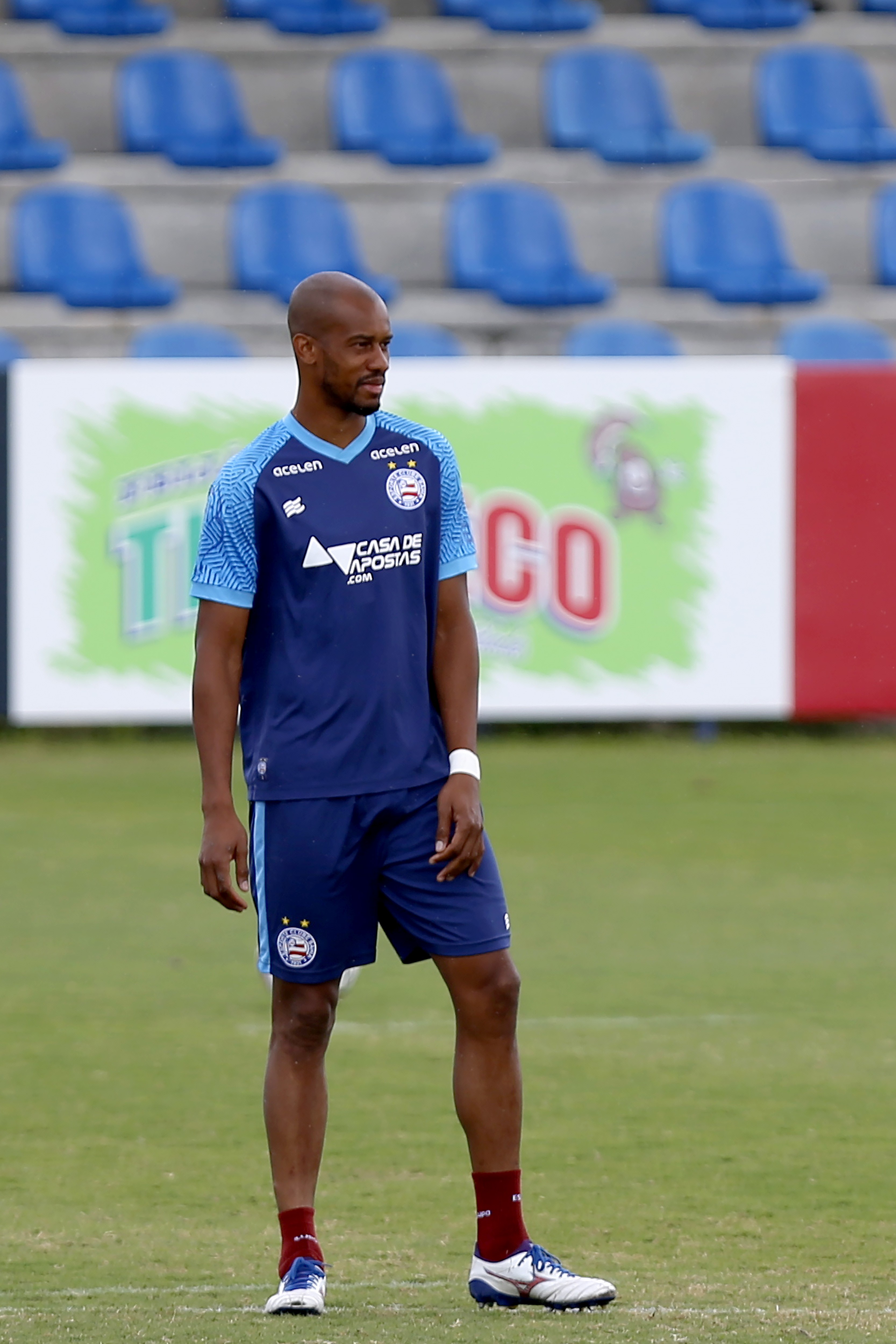 Copete é apresentado pelo Bahia e fala em fazer uma grande Série B para ...