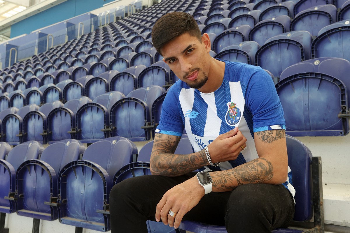 Porto anuncia contratação do lateral Léo Borges, ex-Internacional ...