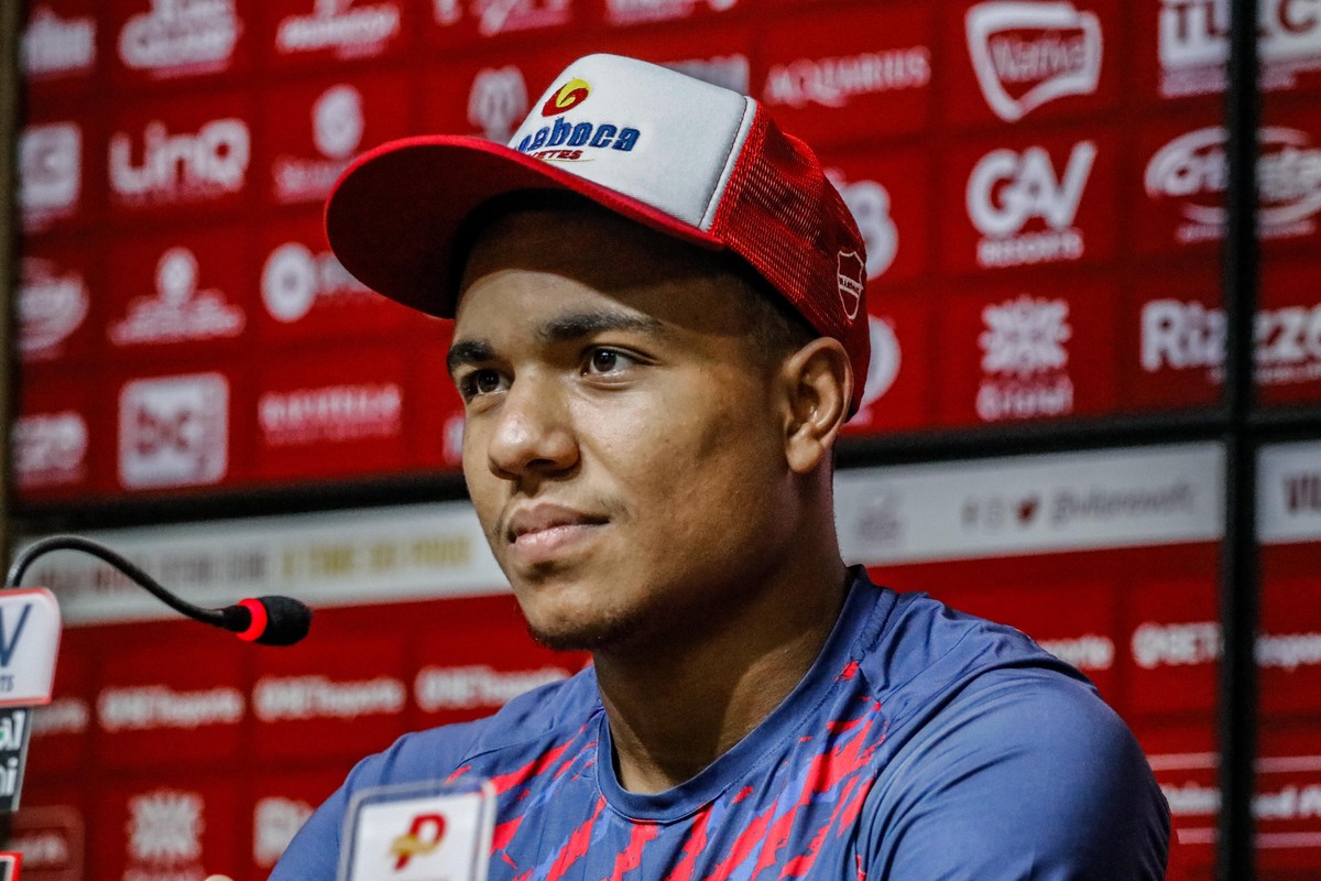 Bruno Matias cita boa campanha e confia em virada do Vila Nova contra a ...