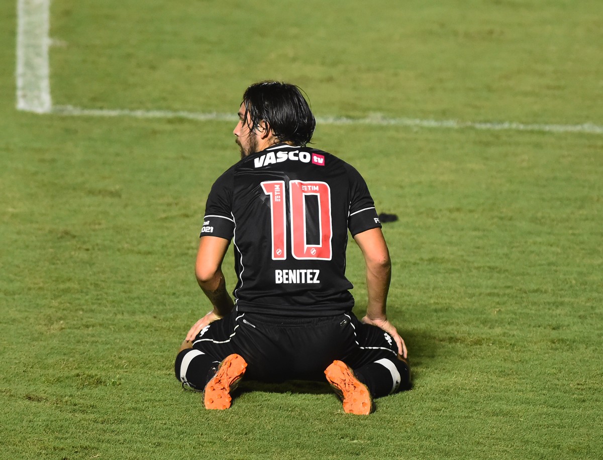 Benítez não viaja com o Vasco e está fora do jogo contra o Bragantino ...