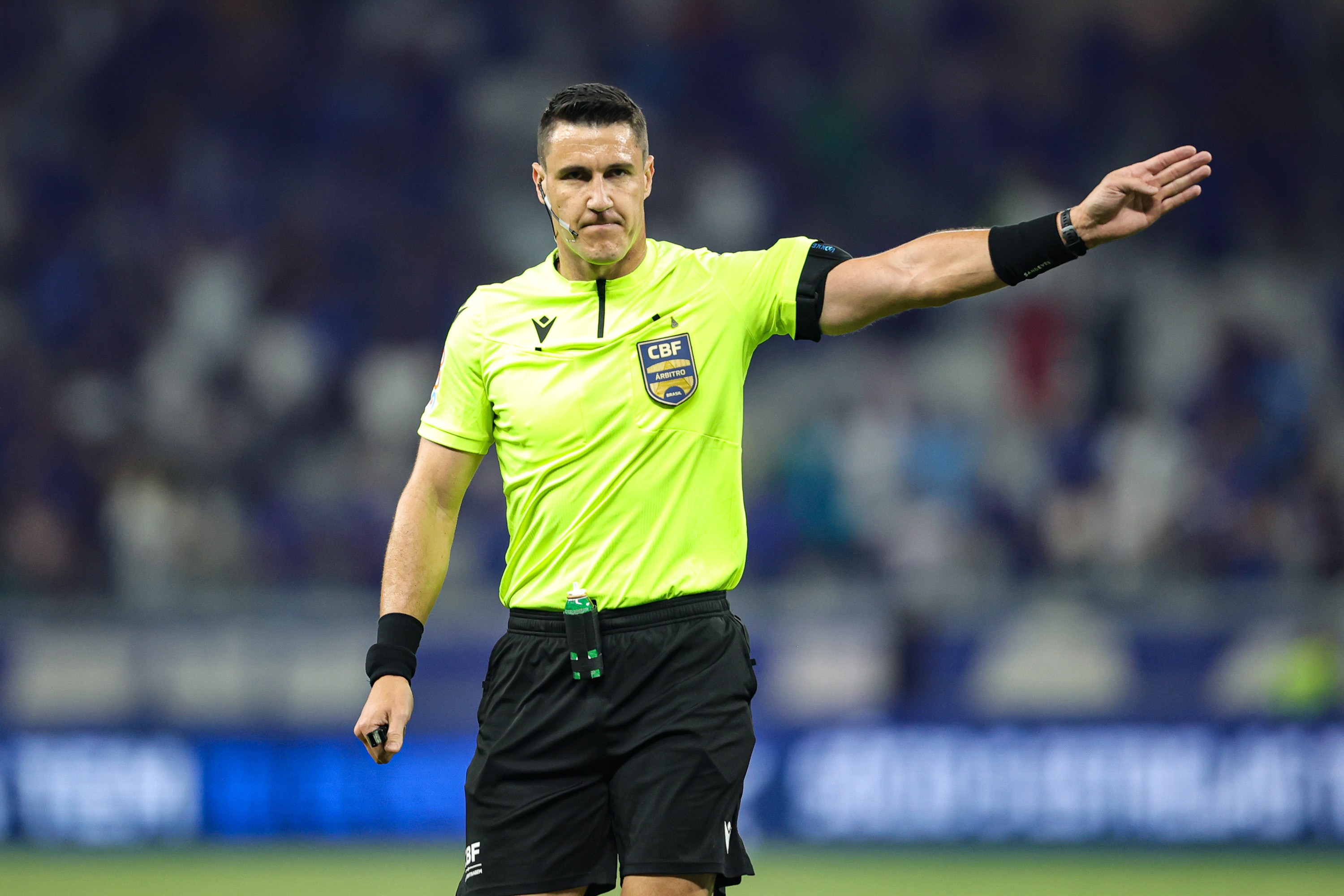 Árbitros da FIFA apitam as finais do Campeonato Baiano 2025 | Ge