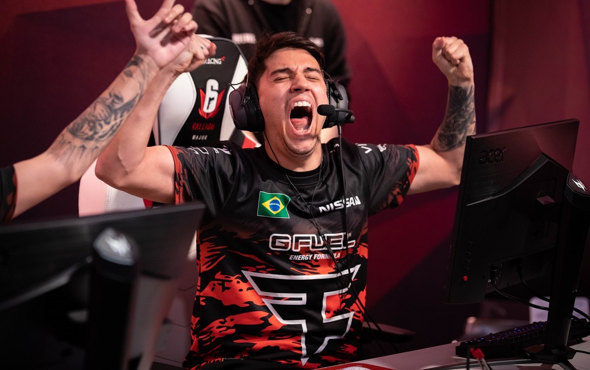 BR6: FaZe encaixa 4ª vitória seguida e dispara na liderança | rainbow 6 ...