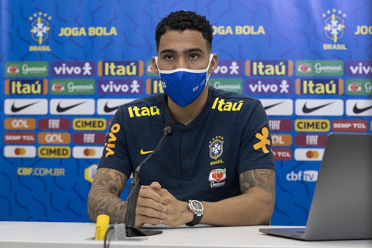 De volta à Seleção, Allan explica saída do Napoli e comenta diferenças ...