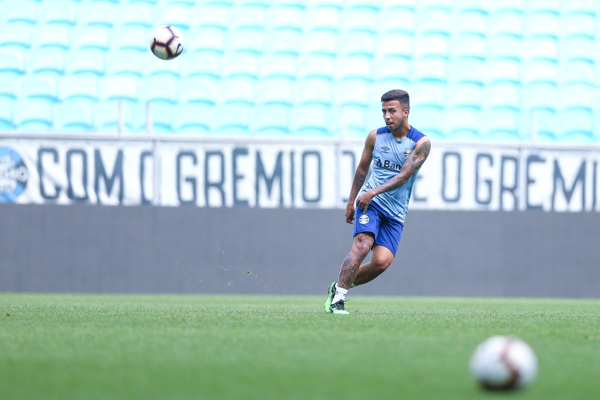 Em um ano, Matheus Henrique sai do banco do Grêmio para Seleção e ...
