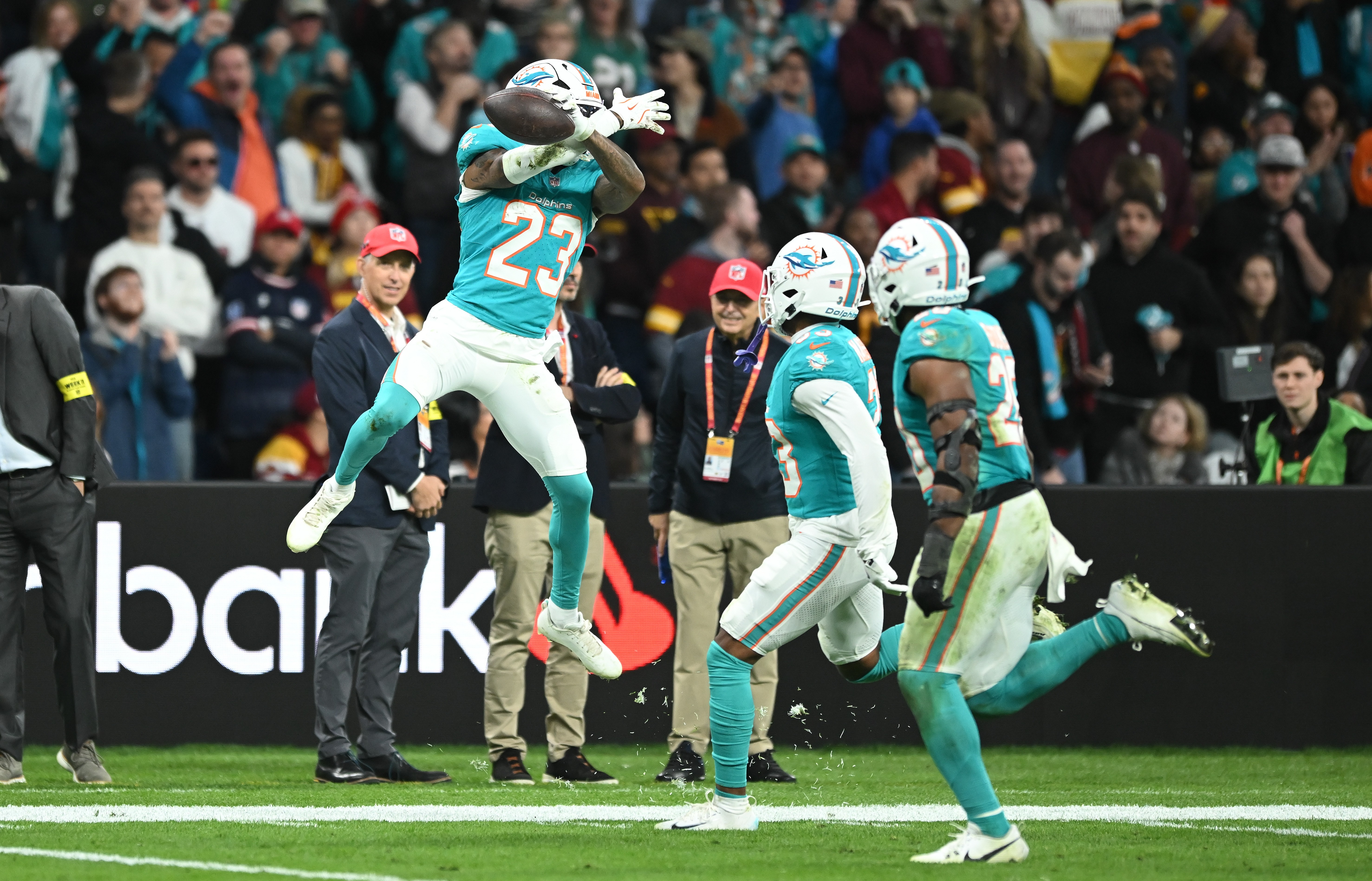 Jogador da NFL comemora à la Cristiano Ronaldo no Santiago Bernabéu | Ge