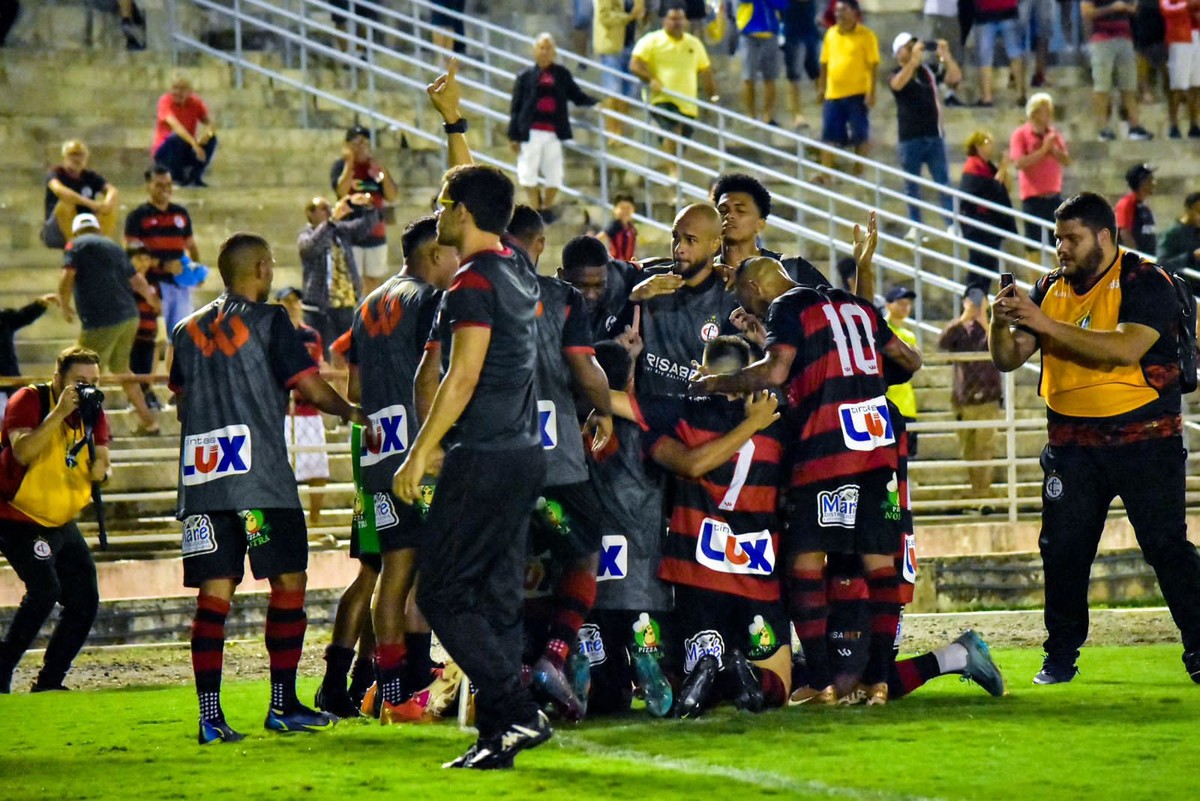 Negueba valoriza estreia com a camisa do Campinense e exalta o banco em goleada sobre o Globo FC ...