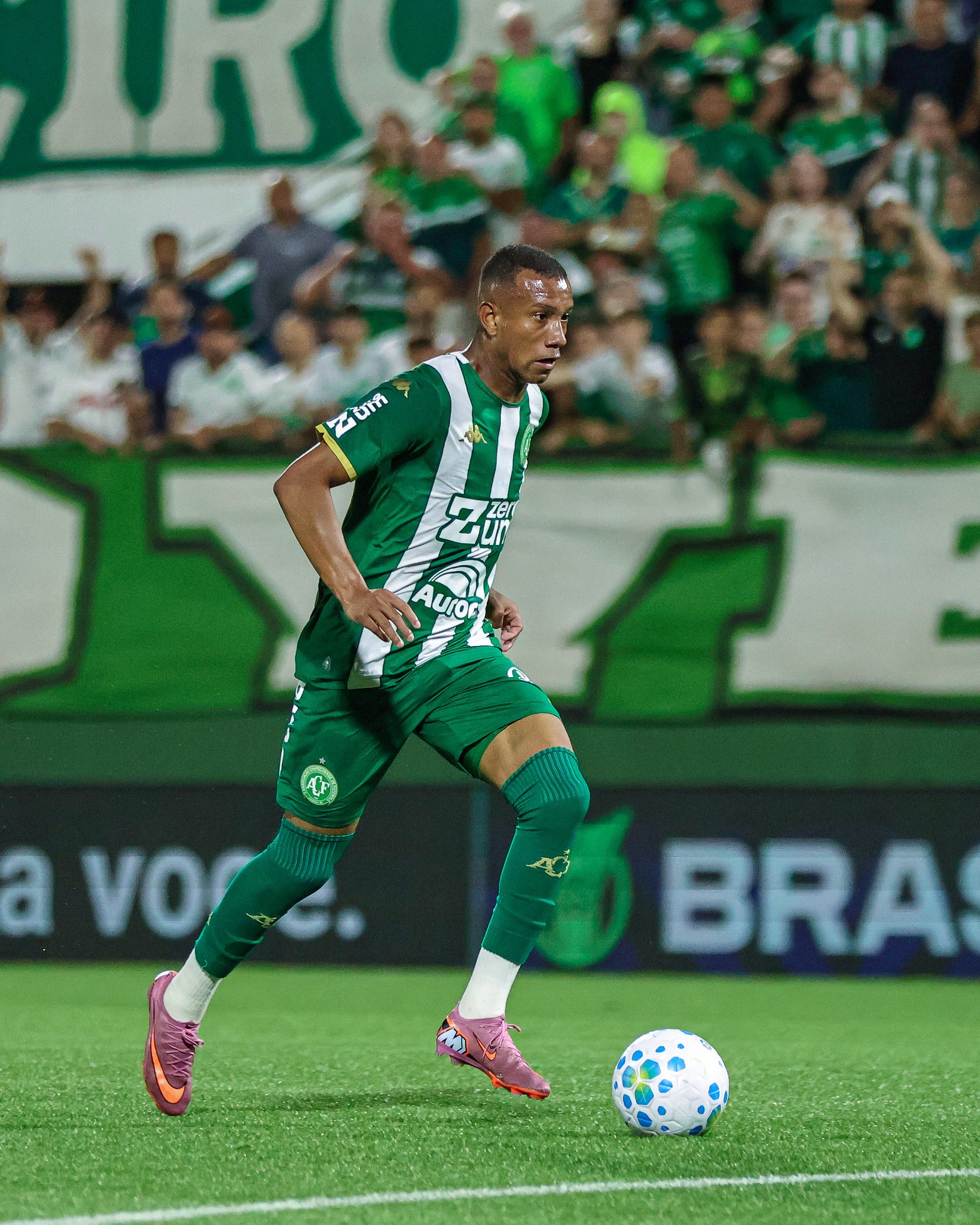 Cria da base vira destaque na Chapecoense: "Sonho de criança realizado ...