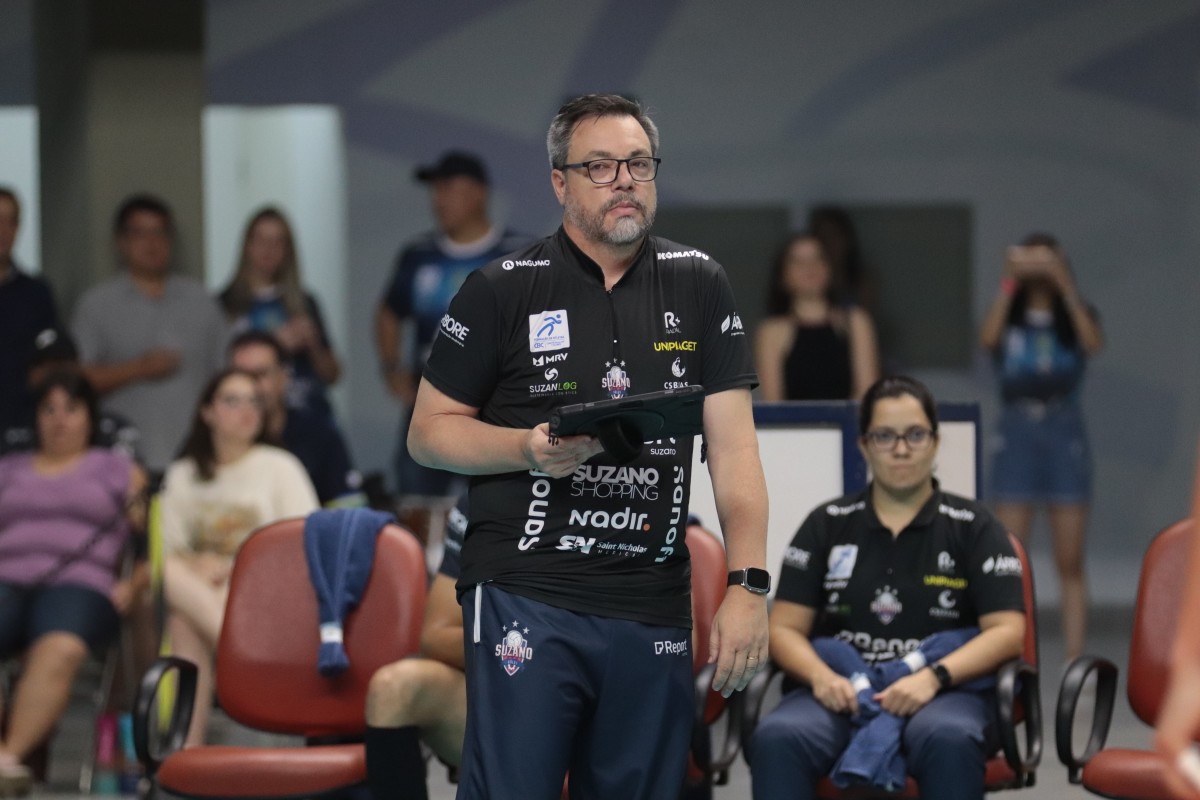 Suzano anuncia a demissão do técnico Fabiano Ribeiro, o Magoo | vôlei | ge