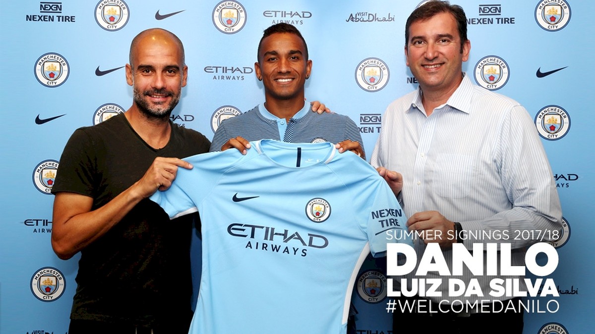 Manchester City anuncia acordo com lateral Danilo por cinco temporadas ...