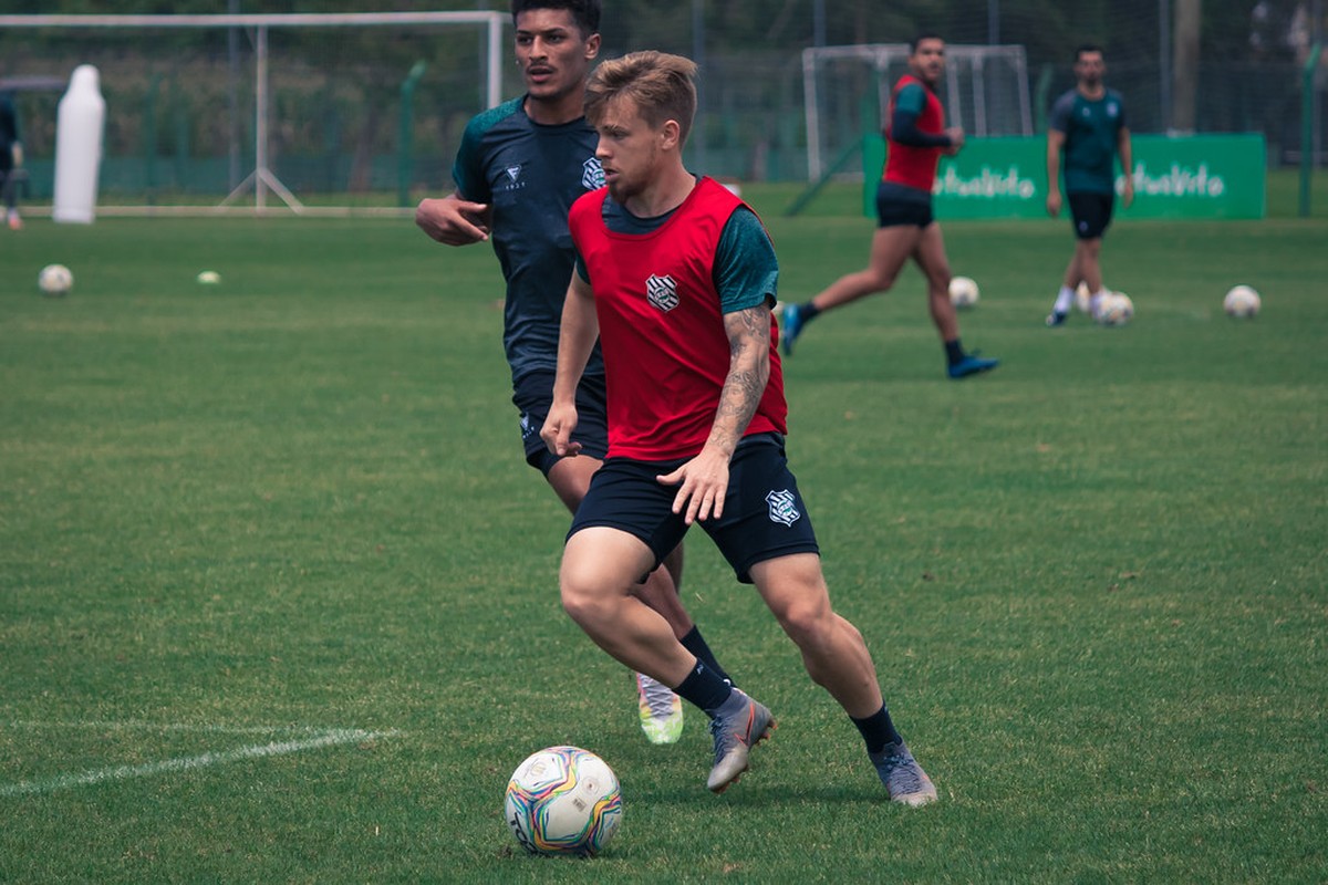 Boa Esporte anuncia atacante Nicholas, ex-Figueirense, como 15º reforço ...
