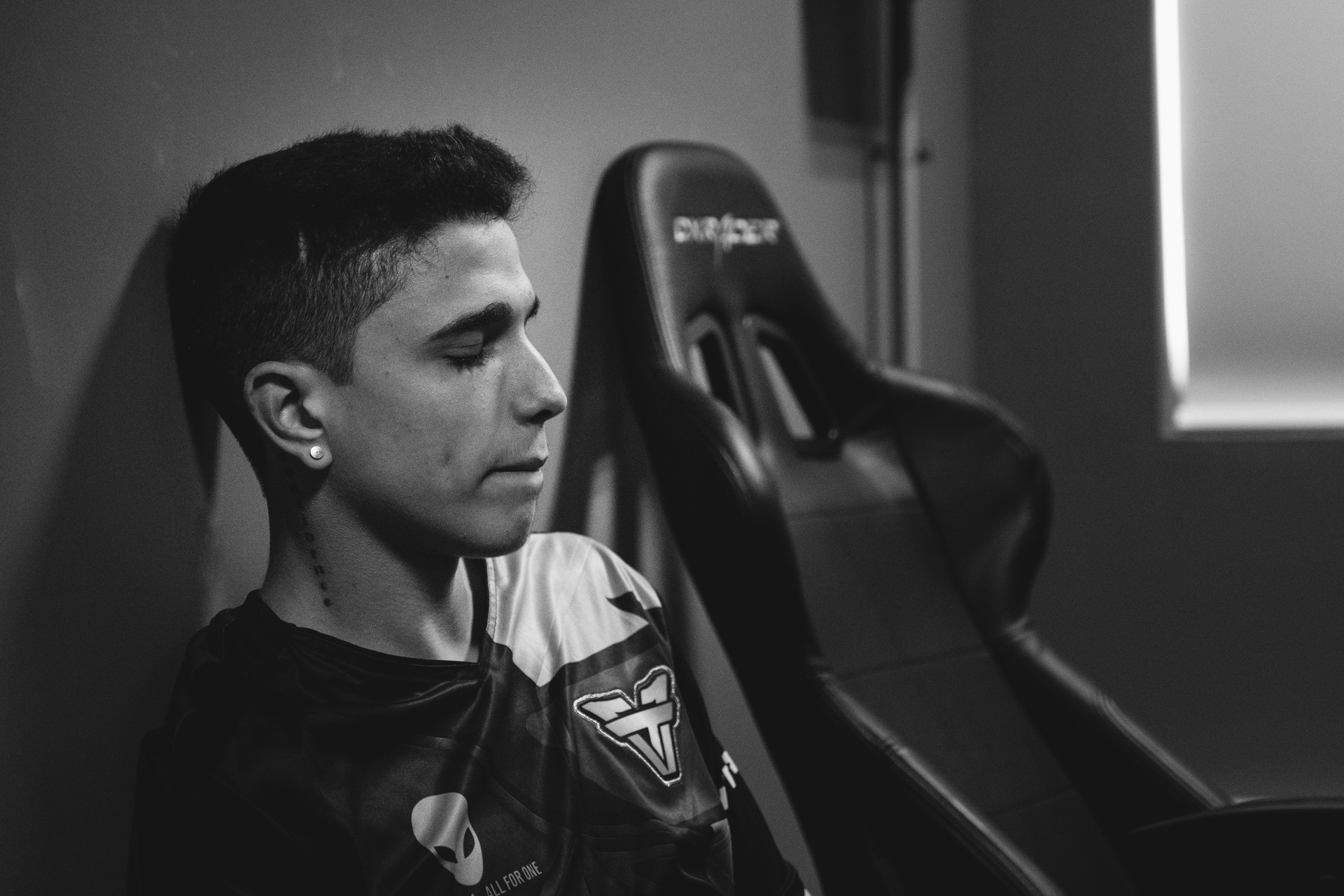 LoL: 4Lan é condenado em processo por importunação sexual