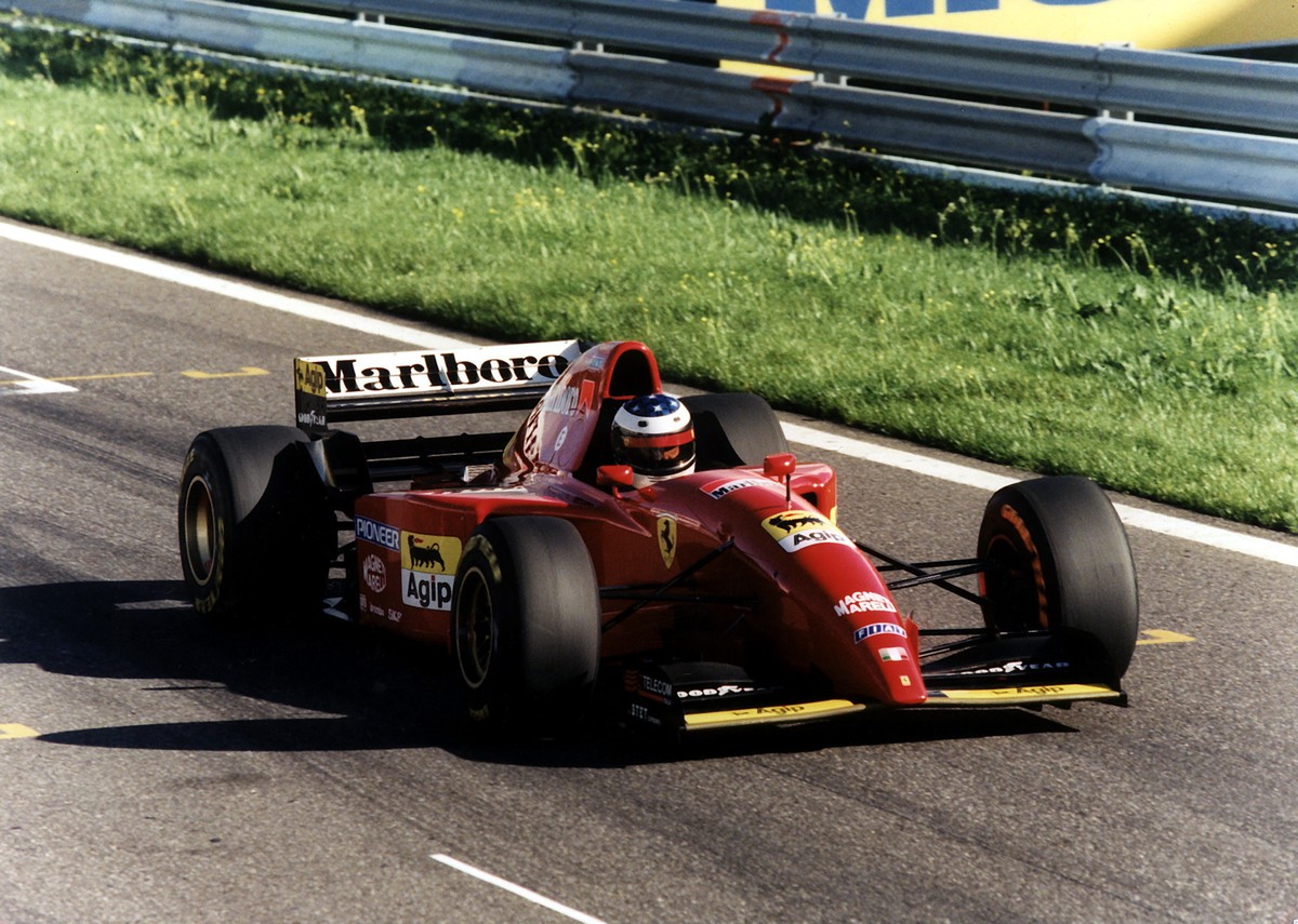 Primeira Ferrari pilotada por Michael Schumacher será leiloada; lance ...