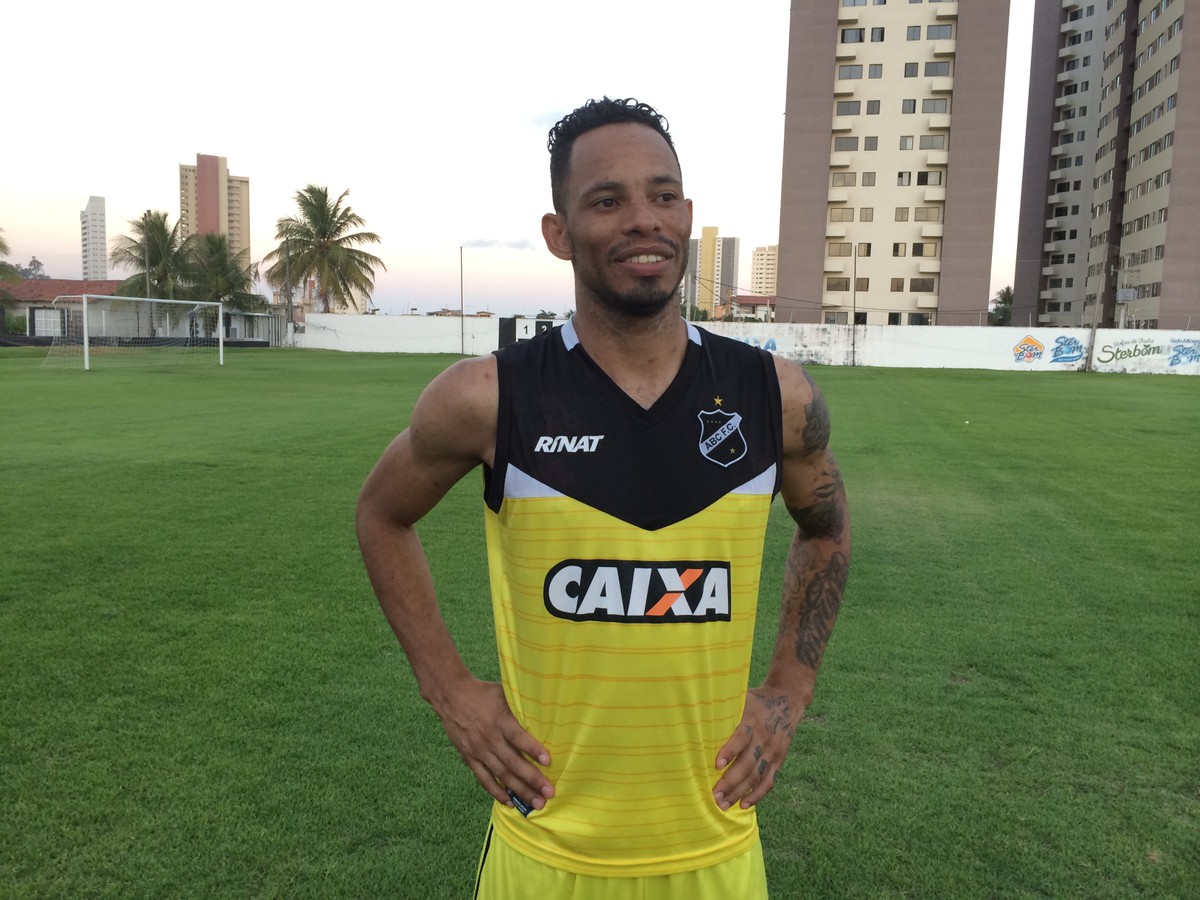 De volta e mais experiente, Samuel destaca "entrega" do elenco do ABC ...