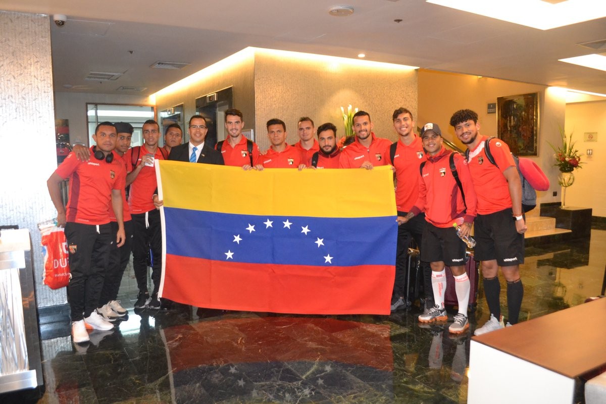 Velas para enfrentar a crise: como os clubes da Venezuela estão ...