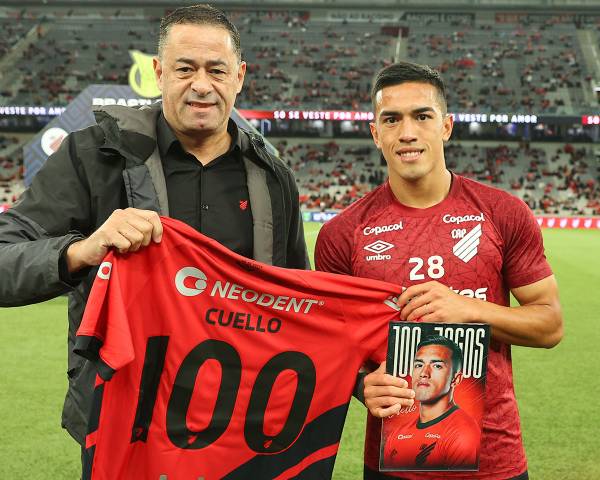 Cuello chega a 100 jogos no Athletico e destaca mudança do ataque para ...