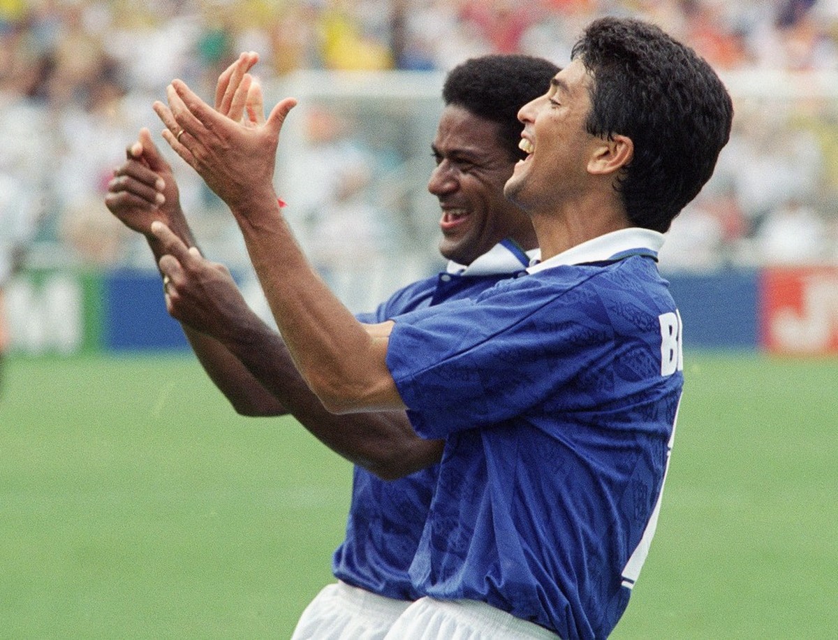 Bebeto completa 55 anos e ganha parabéns de Pelé e Romário nas redes ...