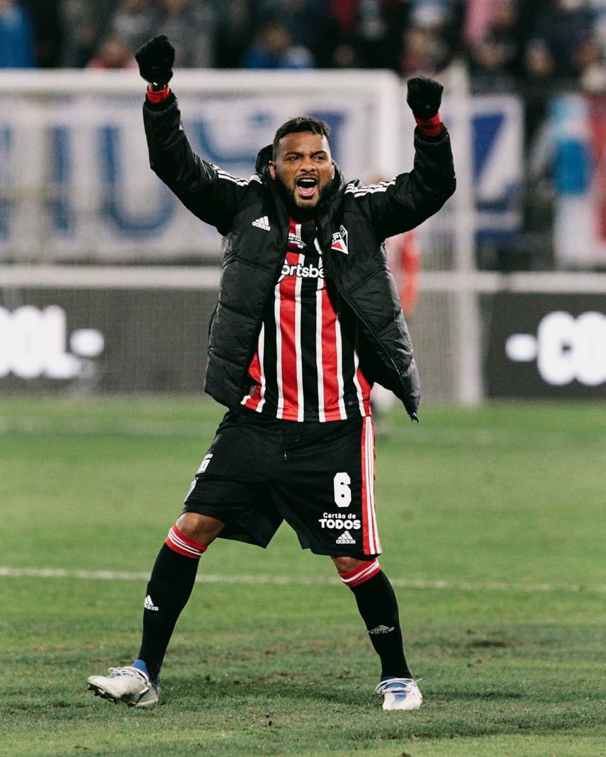 Reinaldo completa 350 jogos, mas tem tem futuro incerto no São Paulo ...