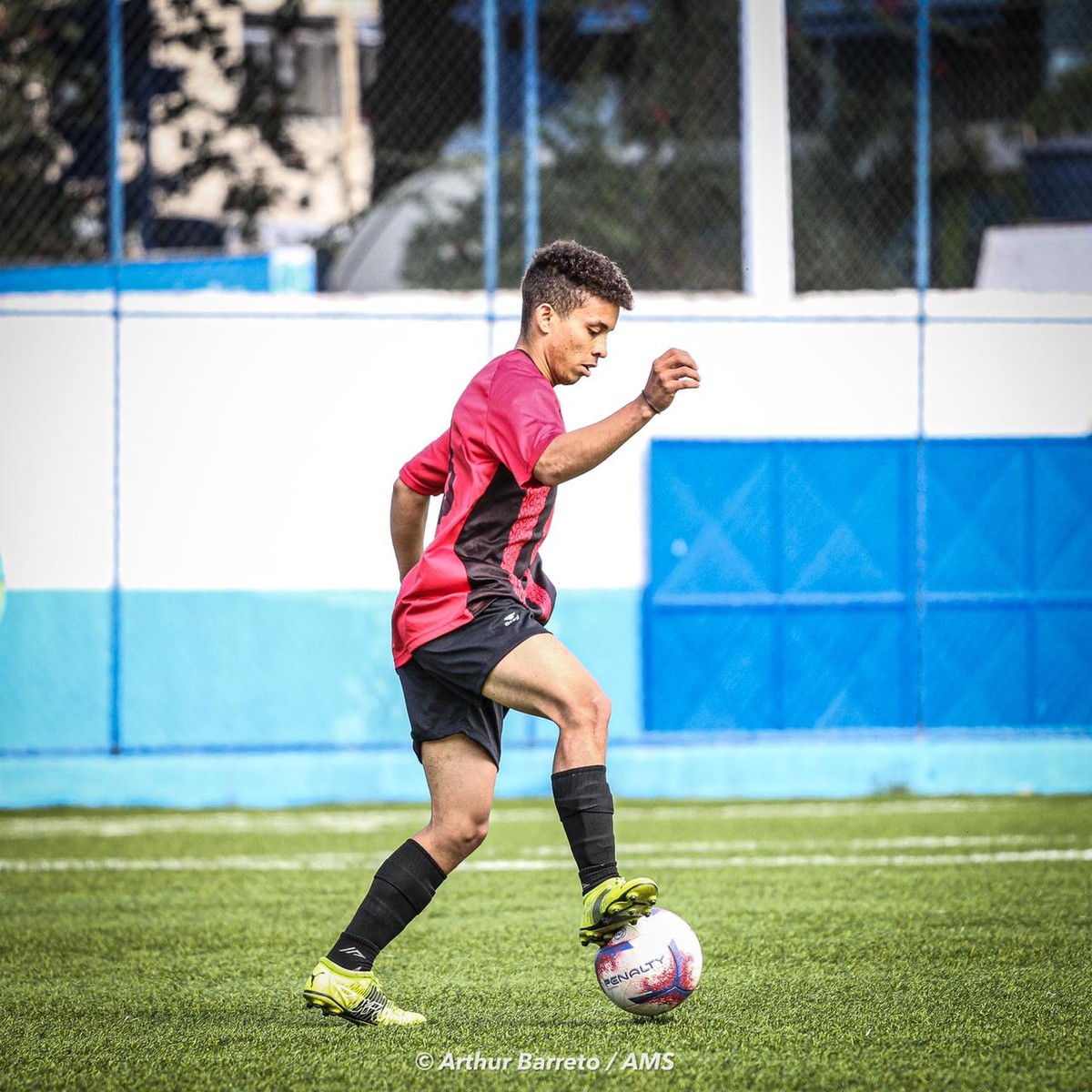 Fã de Cafu e Daniel Alves, venezuelano ex-Flamenguinho busca espaço no ...