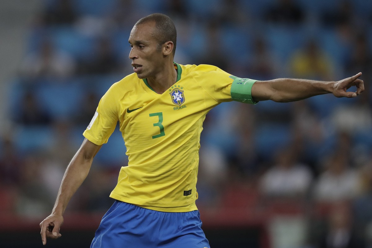 Cinco vezes Miranda: zagueiro será o capitão da Seleção contra a ...