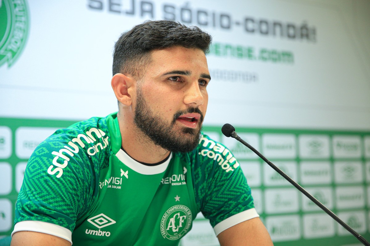 Ignácio é apresentado, elogia cidade e revela desejo de jogar na Chape ...