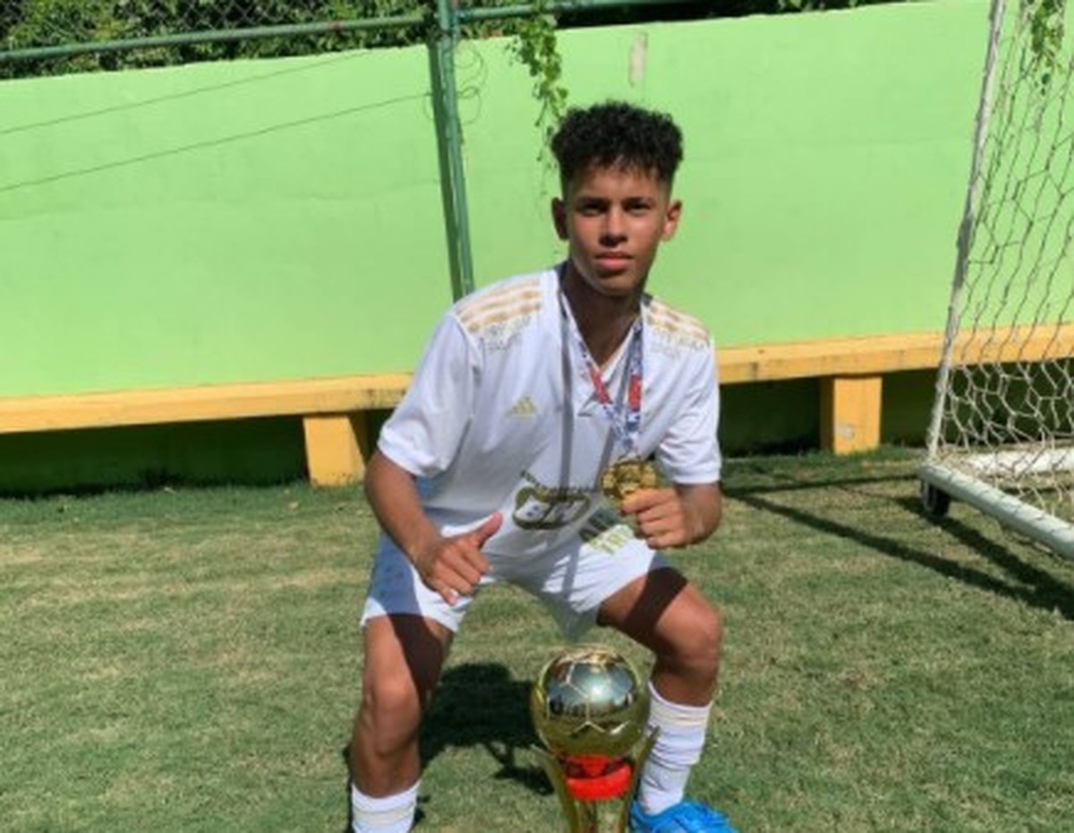 Cruzeiro assina contrato profissional com meia da Copa São Paulo e aplica multa milionária ...