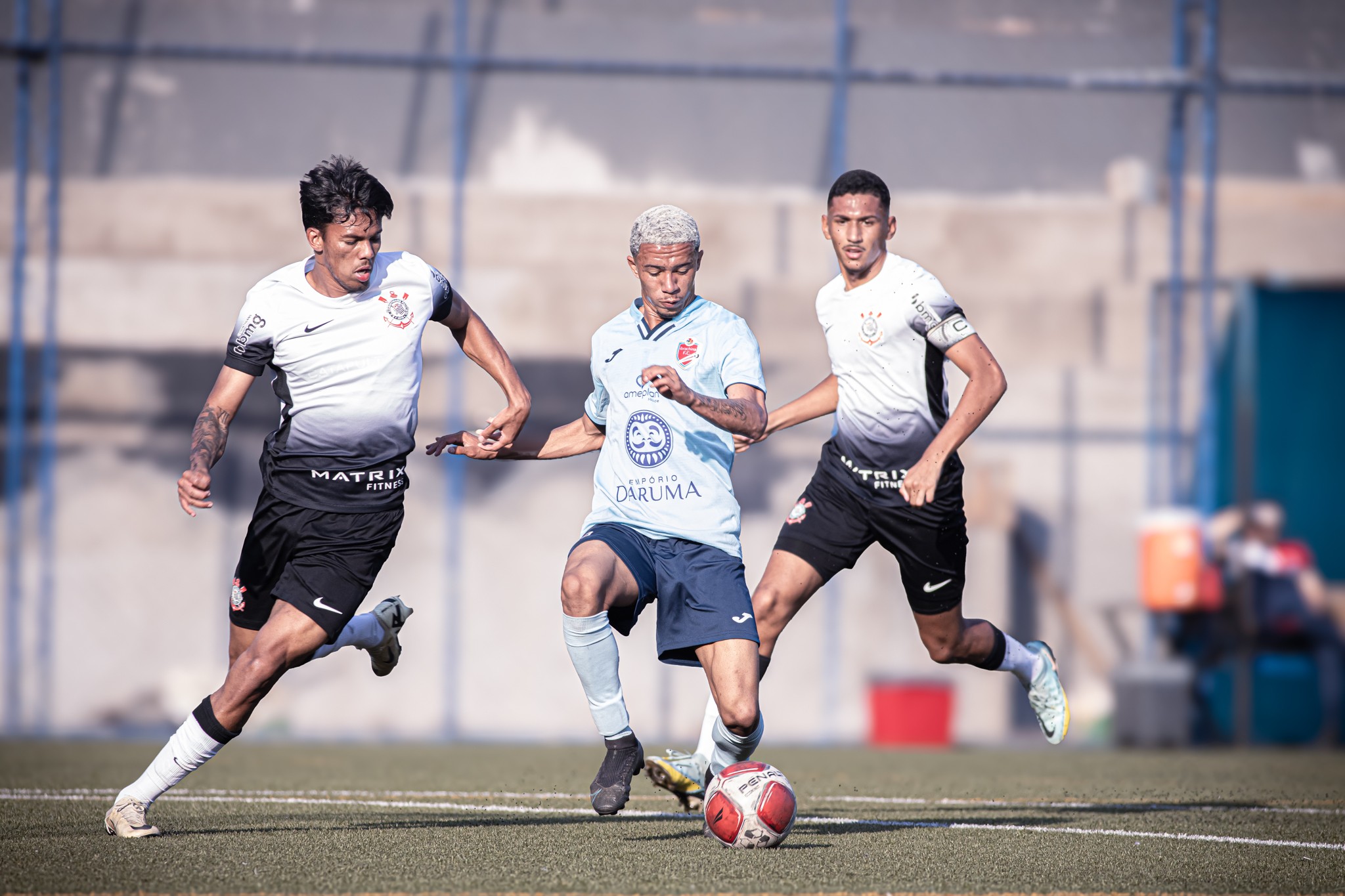 Ibrachina vira sobre o Corinthians nos acréscimos e segue líder do ...