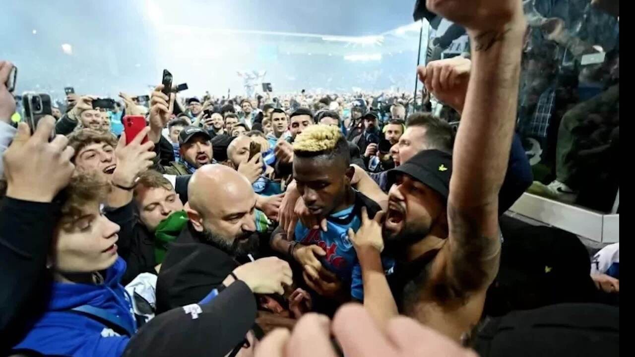 Luciano Spalletti, técnico do Napoli, faz tatuagem em homenagem ao ...