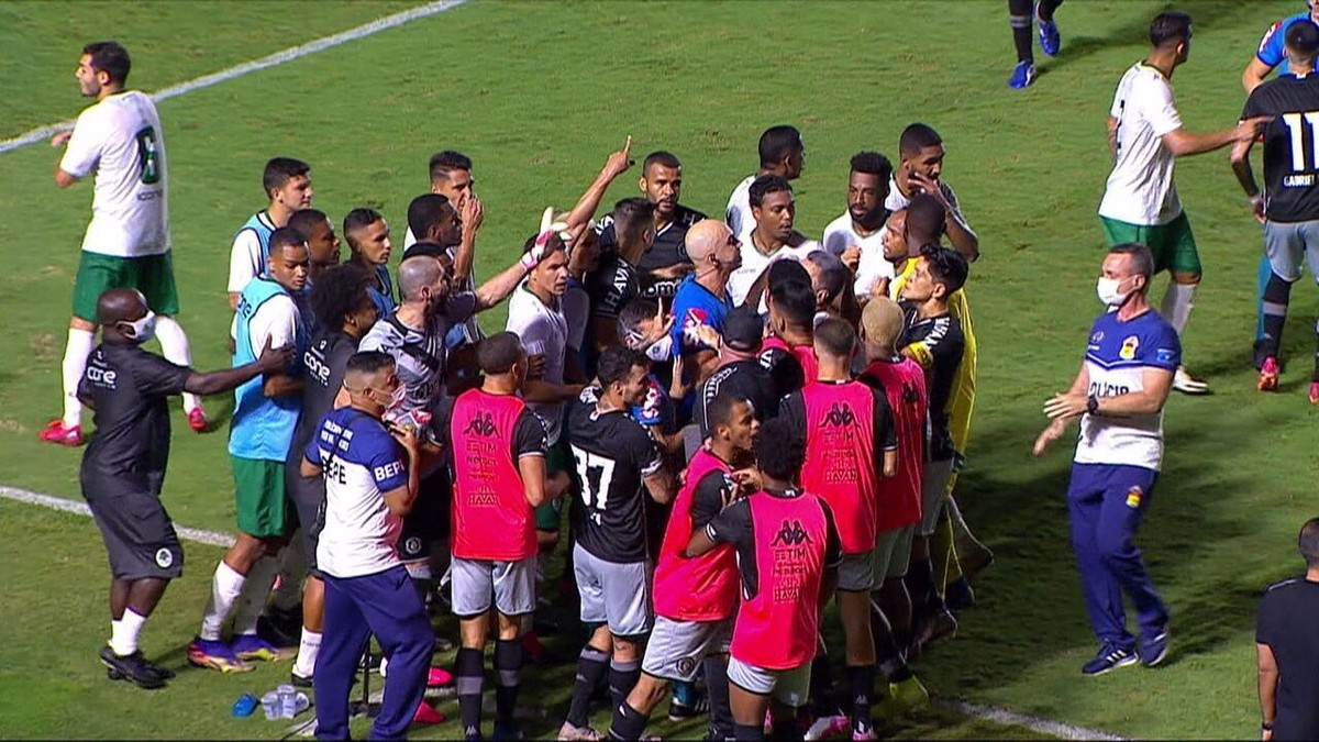 Vasco x Boavista: em jogo sem VAR, árbitro anula gol irregular de ...
