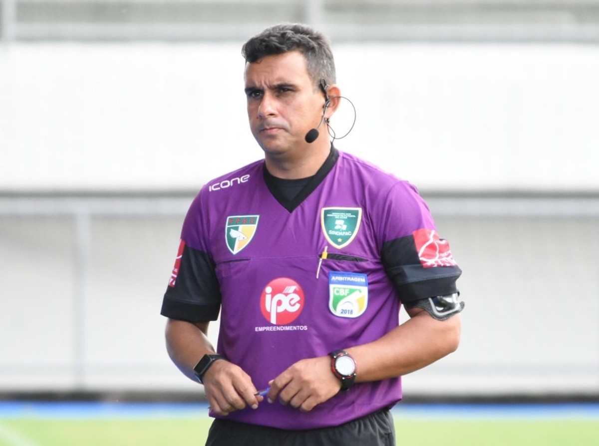 Pai e filho estão no Top 3 dos árbitros que mais aplicaram cartões no ...