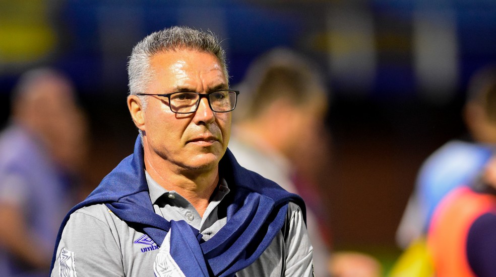 Após sete partidas, português Augusto Inácio é demitido do Avaí | Ge