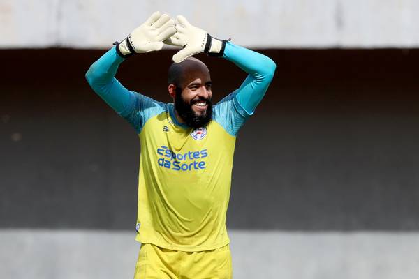 Bahia anuncia renovação de contrato com o goleiro Danilo Fernandes