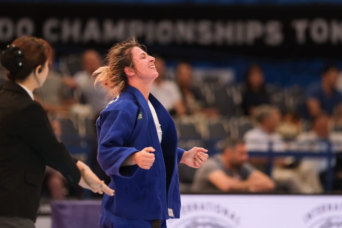 Portela e Rafael Macedo caem no Mundial de Judô. Brasileira que defende ...