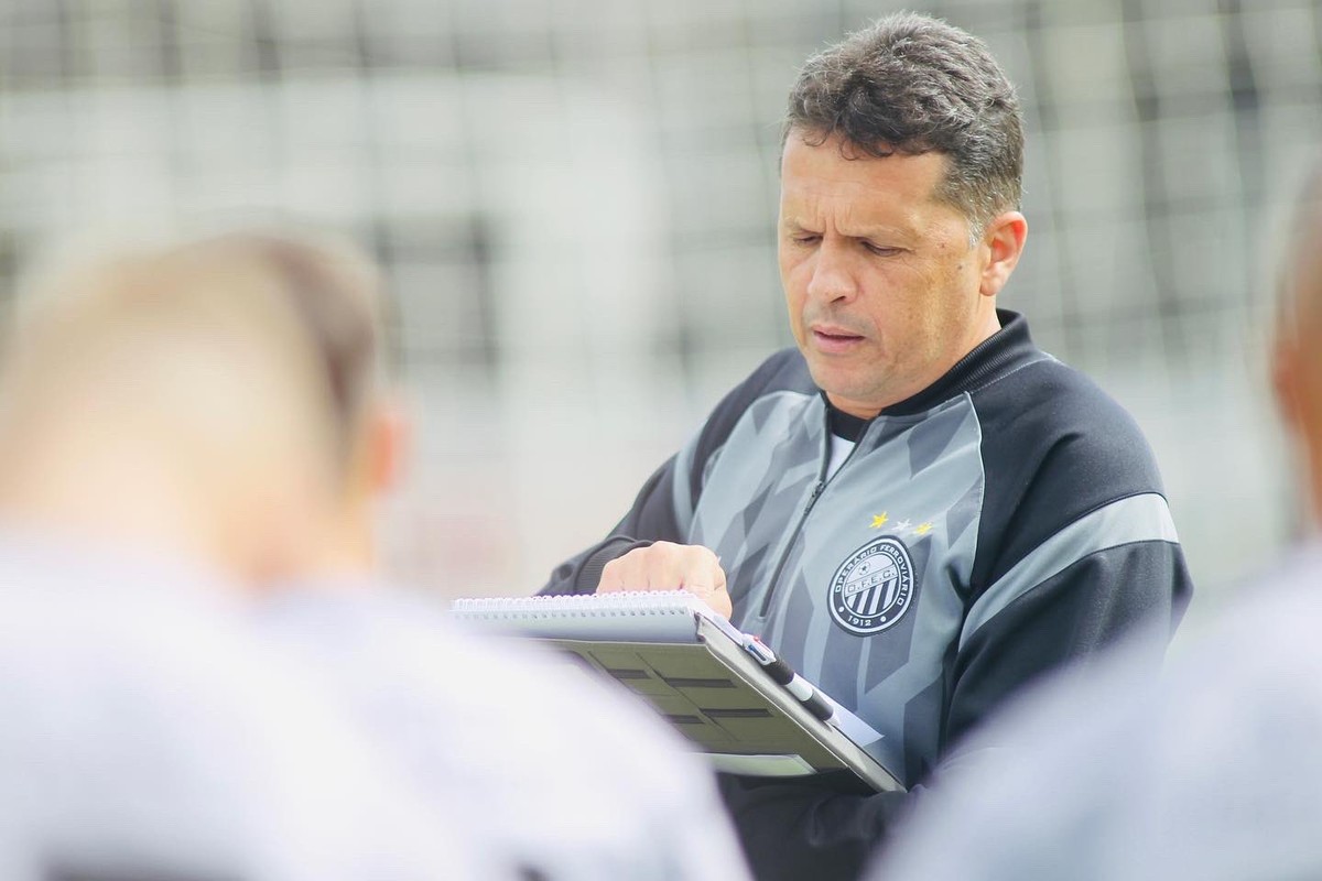 Claudinei mira fim de turno perfeito para o Operário-PR e coloca 30 ...