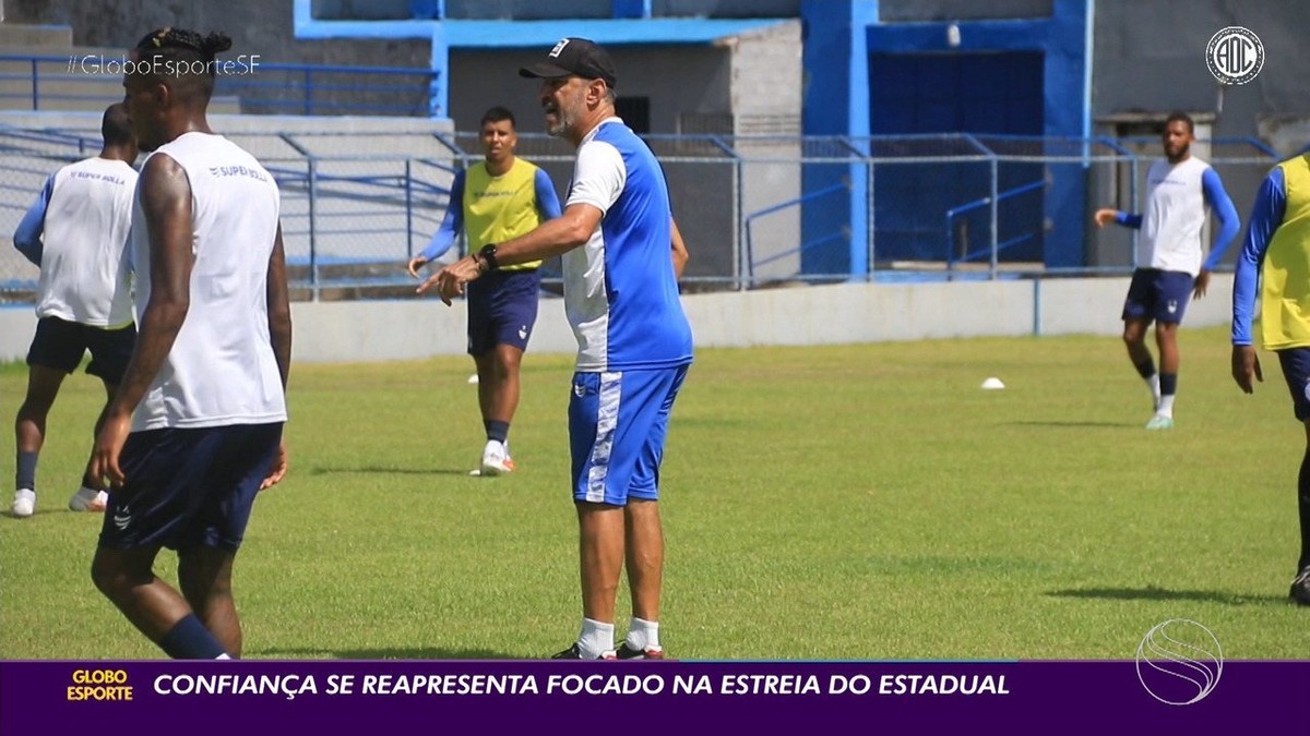 Confiança anuncia contratação do zagueiro Roque Júnior | confiança | ge