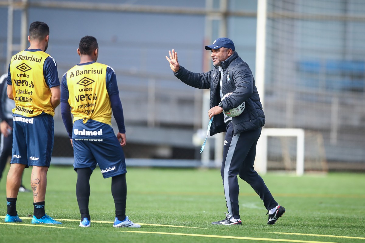 Roger muda rotina no Grêmio, adota mistério antes de duelo com o ...