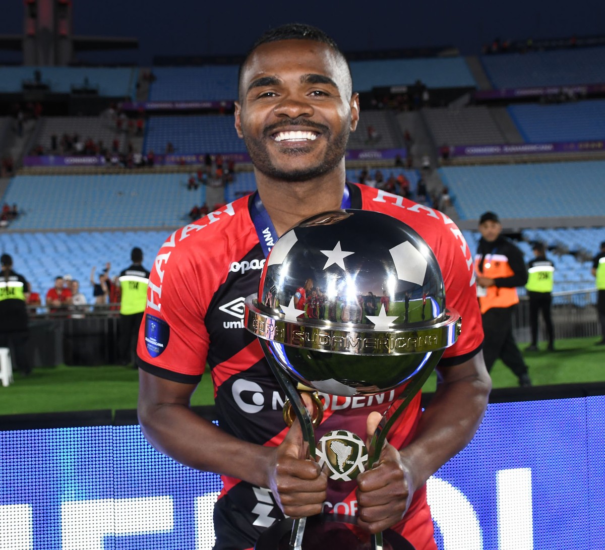 Maior da história? Nikão acumula seis títulos e poder de decisão reabre ...