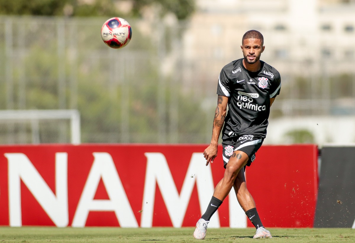 Vitinho agrada e pode mexer em tripé de volantes do Corinthians ...