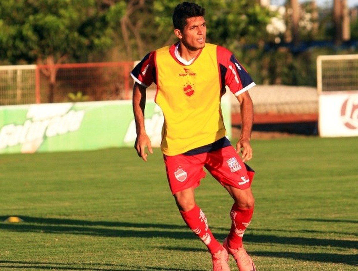 Pedro Júnior é oficializado como novo atacante do Fortaleza | futebol | ge