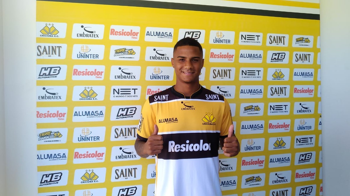 Derlan fala sobre característica e destaca acerto: "Bati o pé para ...