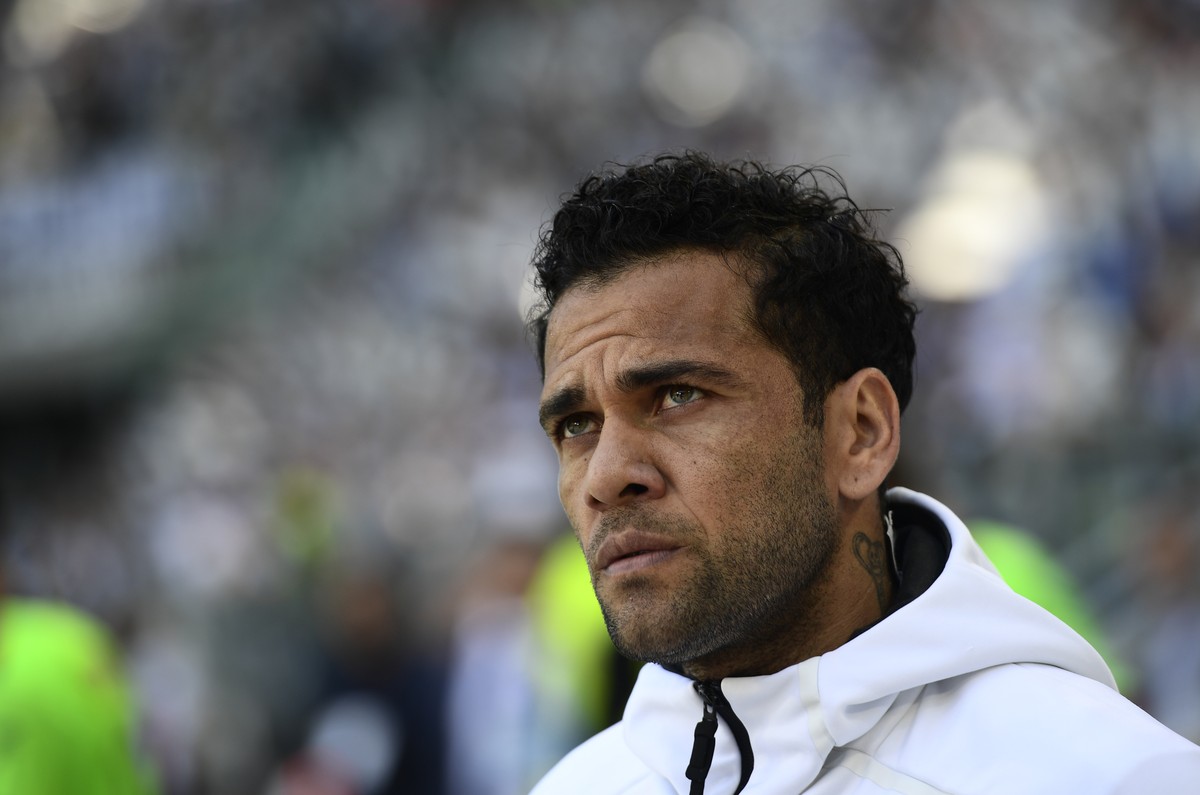 Por rede social, Daniel Alves confirma saída da Juventus: "Levarei ...