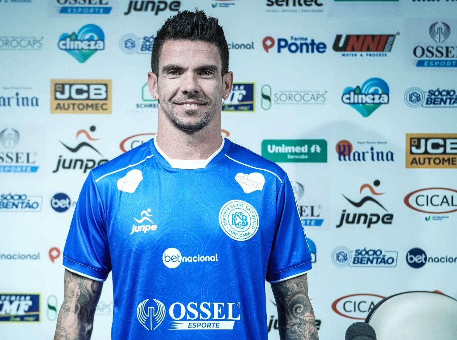 São Bento apresenta Diego Farias, atacante que jogou 15 anos no futebol ...