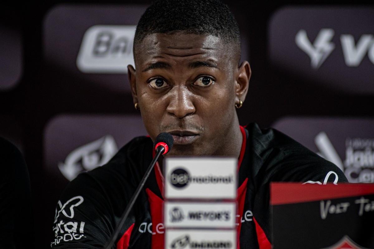 Jhonny Lucas revela gosto pelo ataque, mas garante que vai ajudar o ...