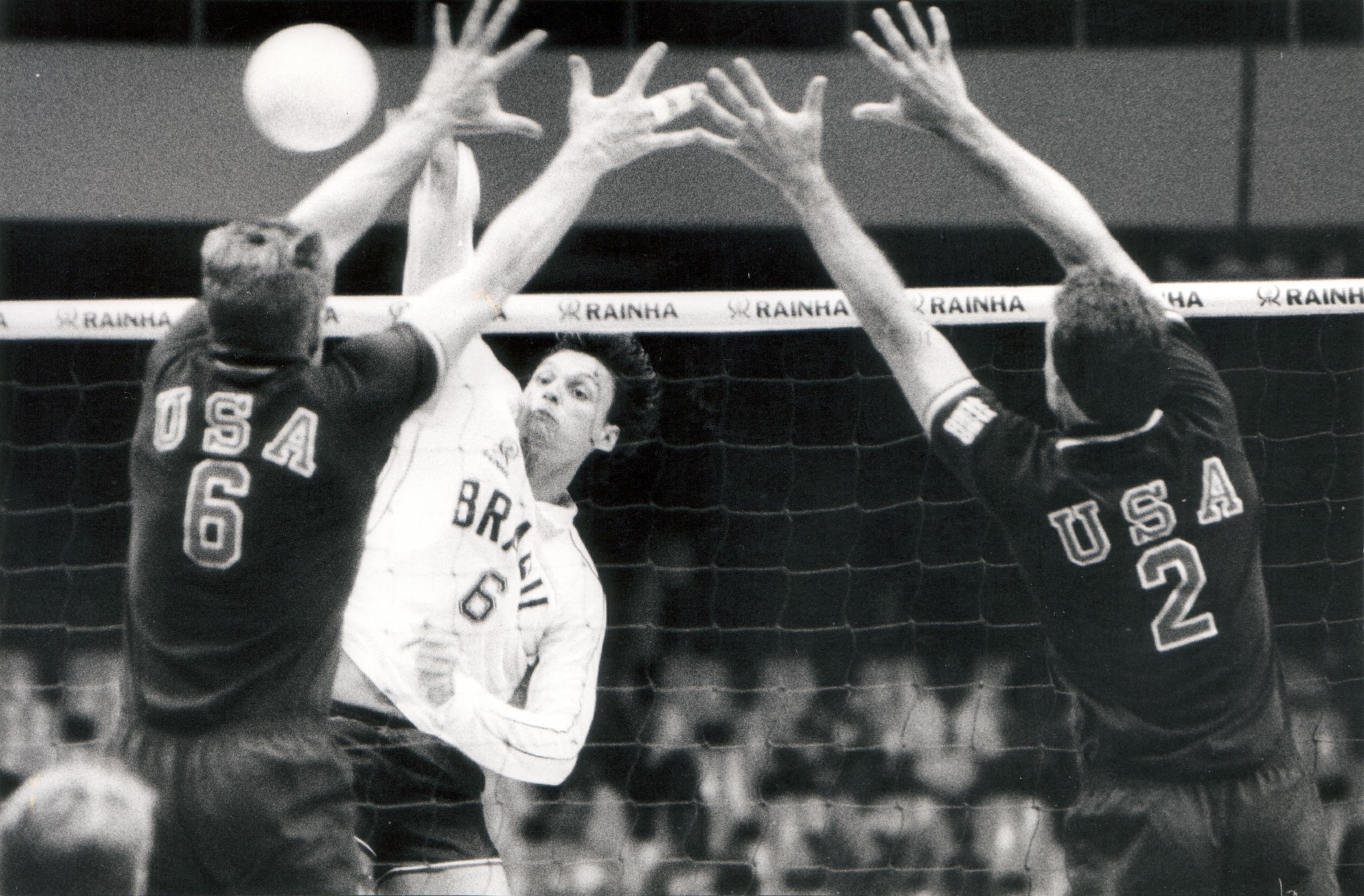 Giba é eleito o melhor jogador de vôlei do Brasil de todos os tempos em ...