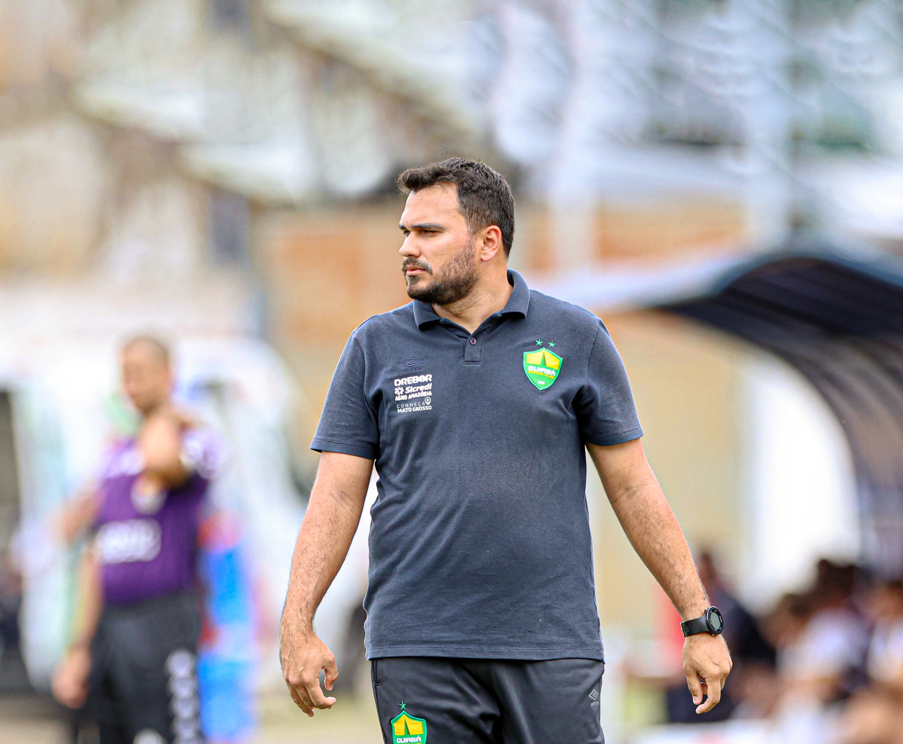 Hercílio Luz anuncia William Araújo como técnico | Ge