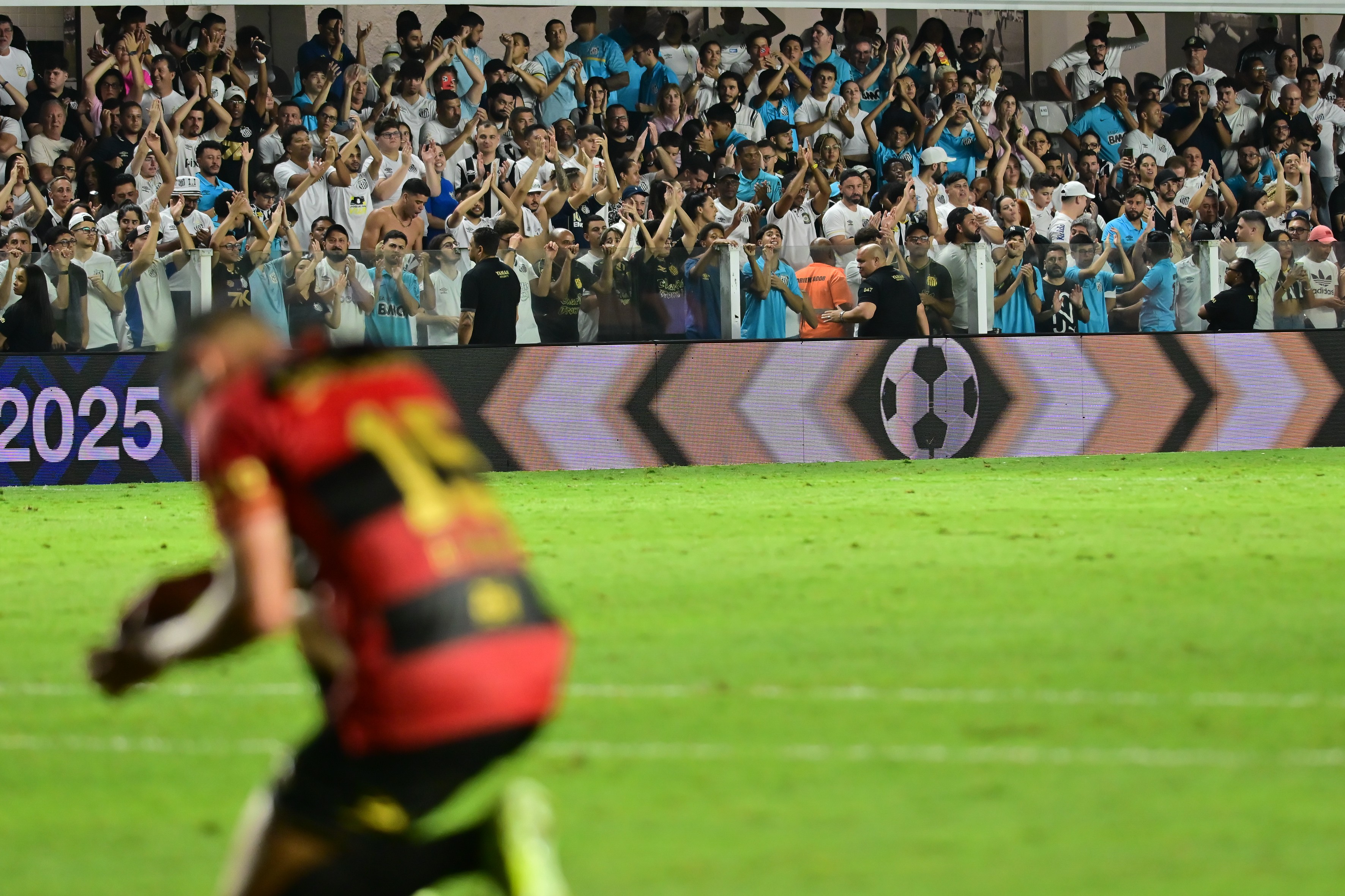 Sport termina temporada 2025 com série de recordes negativos; confira | Ge