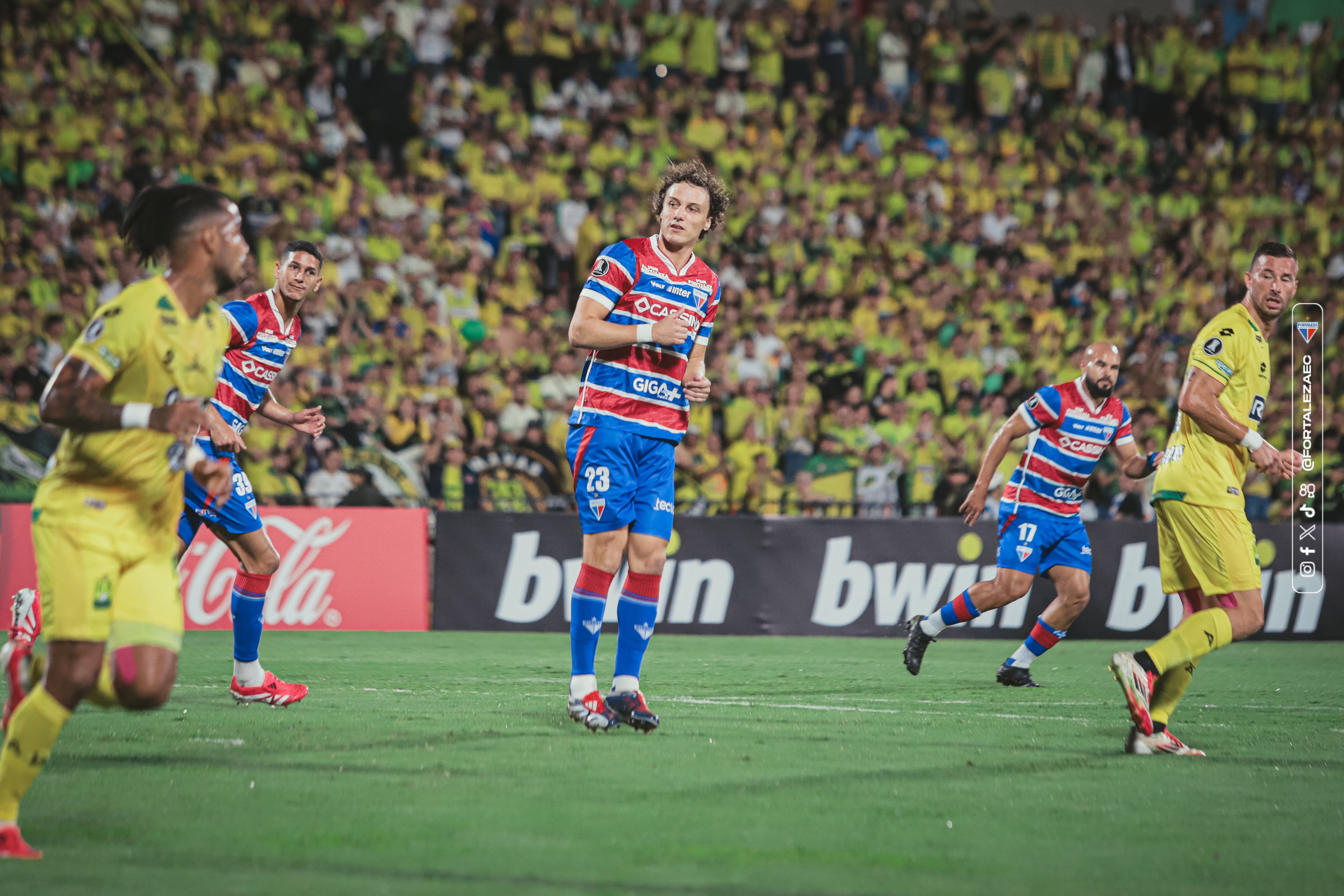 Protocolo de concussão: David Luiz será reavaliado e desfalca diante do Sport no sábado ...