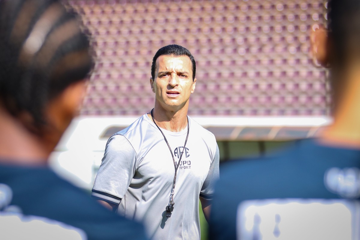 Júnior Rocha valoriza empate da Ferroviária fora e elogia elenco ...