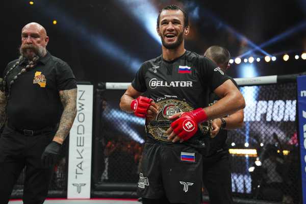 Treinador elege campeão do Bellator potencialmente como melhor peso-por ...