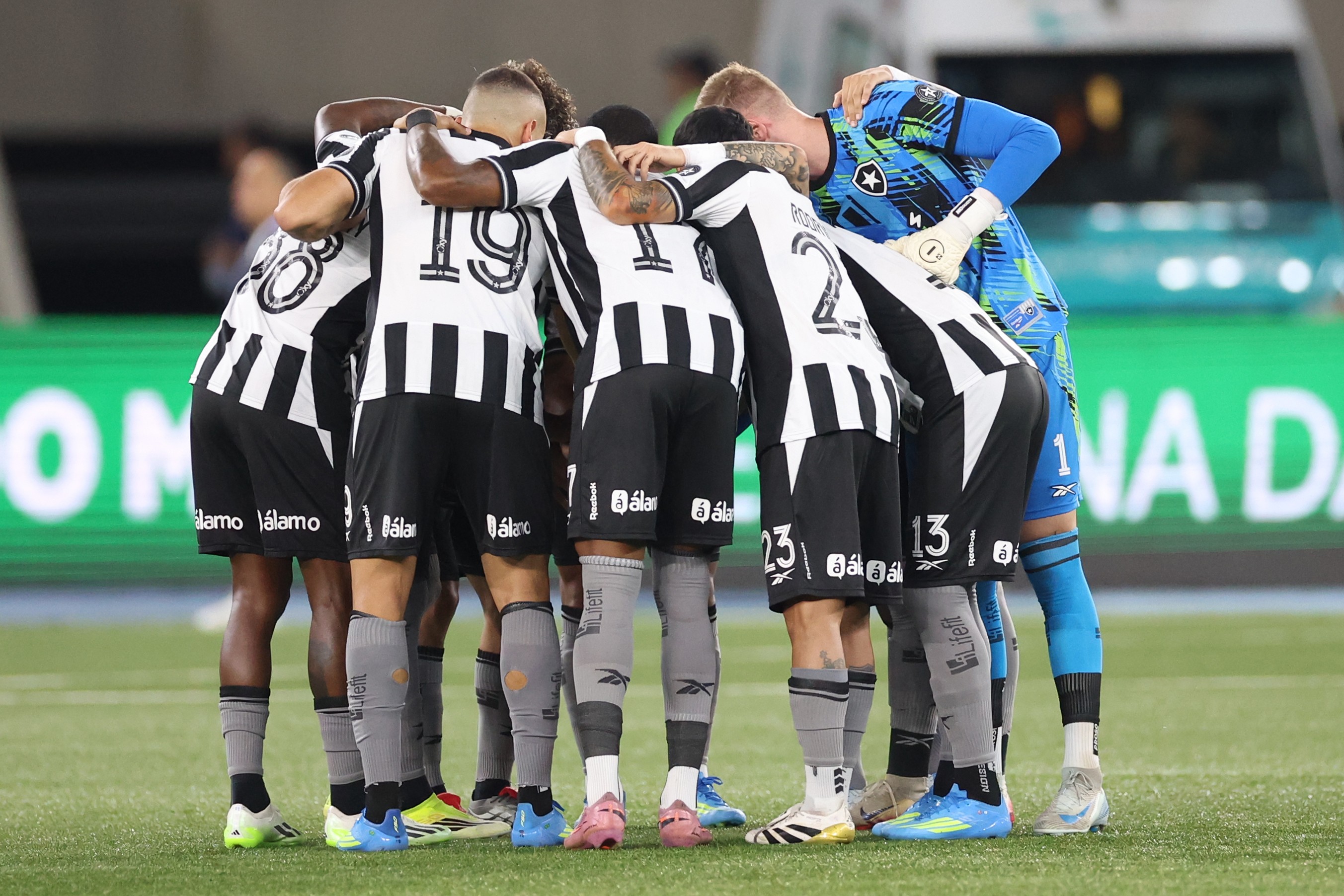 Atuações do Botafogo: Alex Telles, Arthur Cabral e Edenilson são os ...
