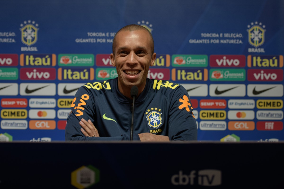 Miranda vê "momento diferente" na carreira e diz que seria covardia ...